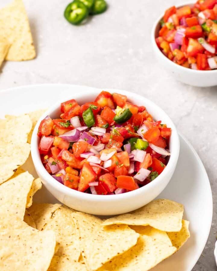 Chipotle Fresh Tomato Salsa ( copycat ) – My Plantiful Cooking